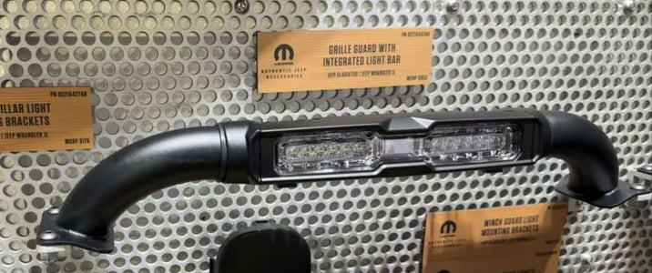 Mopar | ライトバー付きグリルガード | Grille Guard & light bar